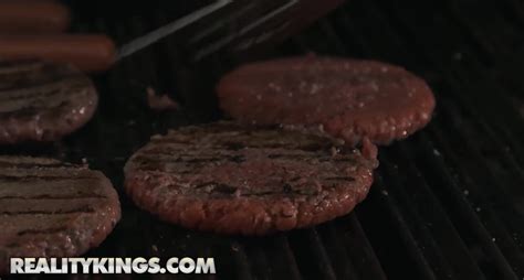 Riley Rose Hailey Rose Taste Mick S Sausage Before Getting Fucked In Reality Kings Free Porn