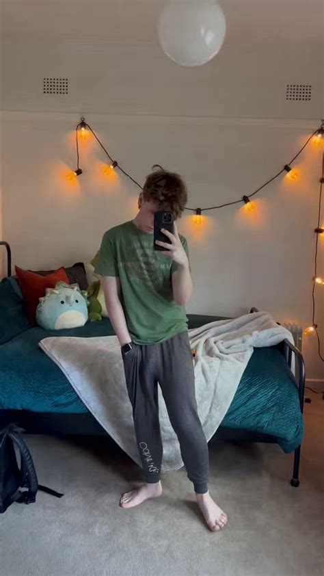 Aussie Men Exhibit FREE OF On Twitter RT Yourboycammo Big Twink Cock Who Want It