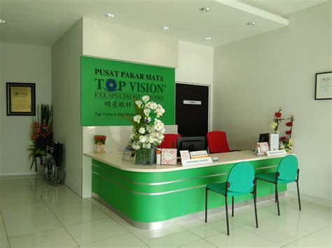 Search And Book Dr Gan Chee Chong Ophthalmology In Johor