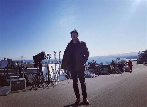 손석구 일상 사진 속 모델 같은 비율 눈길 진짜 이 키 맞아