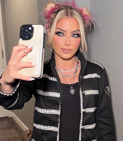 Instagram Alexa Bliss