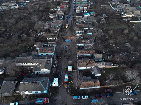 Рятувальники показали фото та відео ракетного удару по Миколаєву