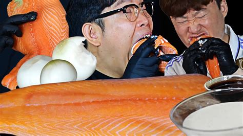 1kg 생연어 통으로 뜯어서 먹방 마무리 연어구이까지 Salmon Mukbang Asmr Youtube