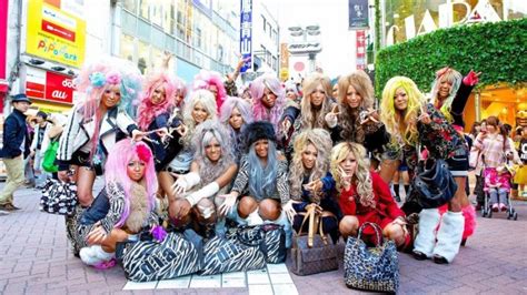 What Is Gyaru Meaning Substyles Resources Hello Lizzie Bee