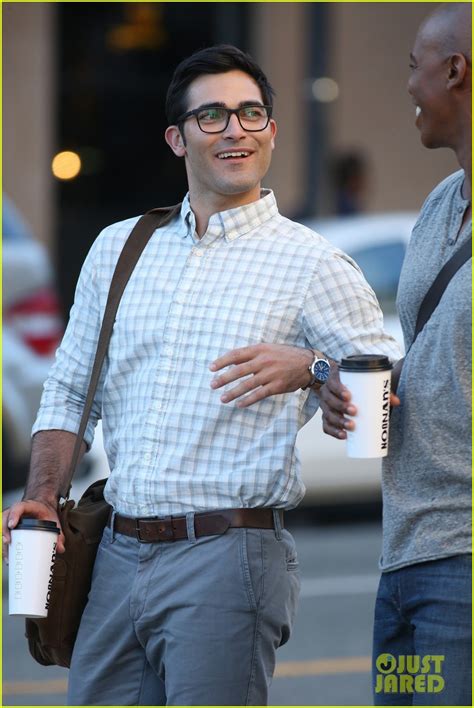 Tyler Hoechlin Debuts Clark Kent Look On Supergirl Set Photo