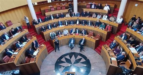 La Langue Corse Et Lavenir De Scola Corsa Au Centre Des Attentions De