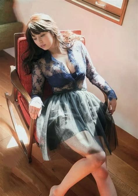 是什么蒙蔽了我的双眼E奶正妹柳百合菜撩人写真集 新浪游戏 手机新浪网