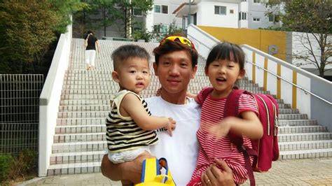 남자 국가대표팀 박종현 코치가 가족들과 함께 이번 주 Floorball Korea 플로어볼 코리아