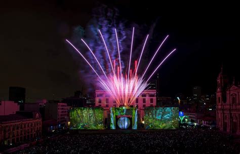 Con Impresionante Juego De Luces Bogotá Celebrará La Navidad En La Plaza De Bolívar Horarios Y