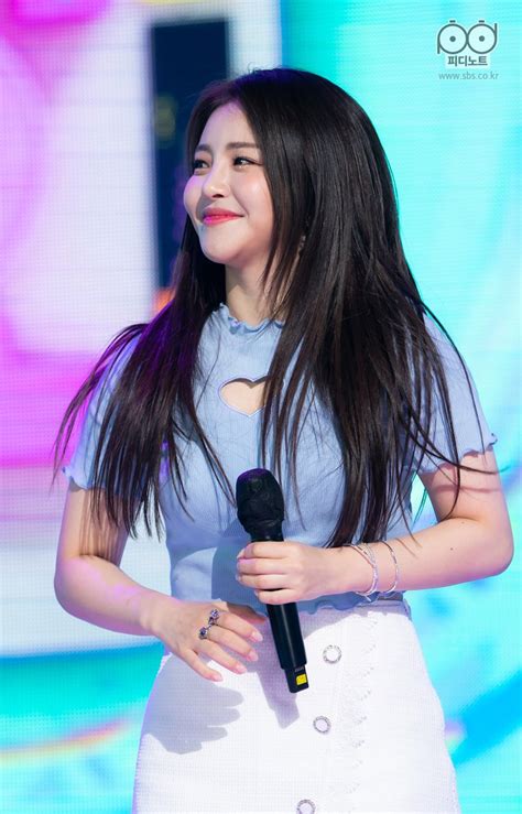 210314 인기가요 Pd노트 1위를 진심으로 축하합니다💕🎉 샤x백 꼭 받으세요~🤣🤣 More📸 Bi8owrgq3g 인기가요 Inkigayo