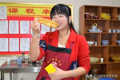 無礬大油條怎麼做金黃酥脆 油條做法培訓 每日頭條