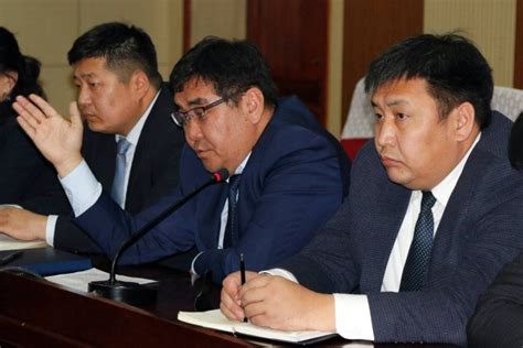 АВЛИГАТАЙ ТЭМЦЭХ ГАЗРЫН АЖЛЫН ХЭСЭГ ТӨВ АЙМАГТ АЖИЛЛАЖ БАЙНА