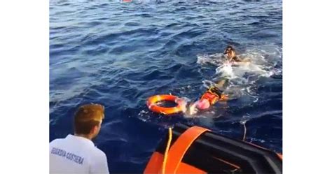 Два кораба се сблъскаха край холандски бряг