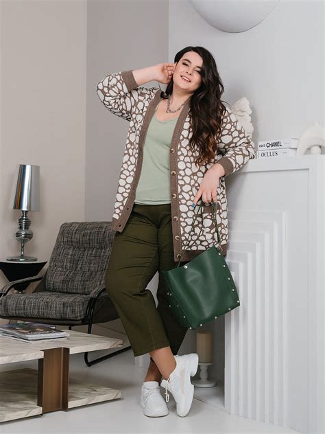 Новый взгляд на пышные формы топ 8 базовых вещей выгодно скрывающих полноту Лана Спесивцева