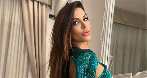 Guendalina Tavassi Instagram Selfie Bollente In Bikini Vorrei