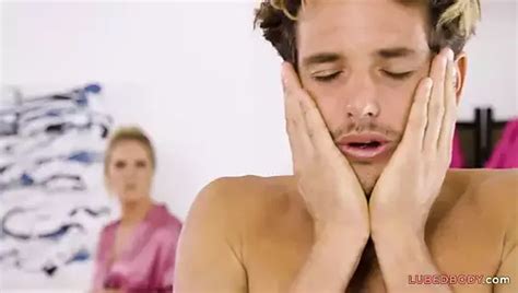 已婚男人操热辣的女按摩师katya Rodriguez Xhamster