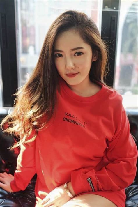 เปิดวาร์ป ฝน ชลดา นางแบบสาวสวยหุ่นดีขวัญใจแฟนบอลลิเวอร์พูล