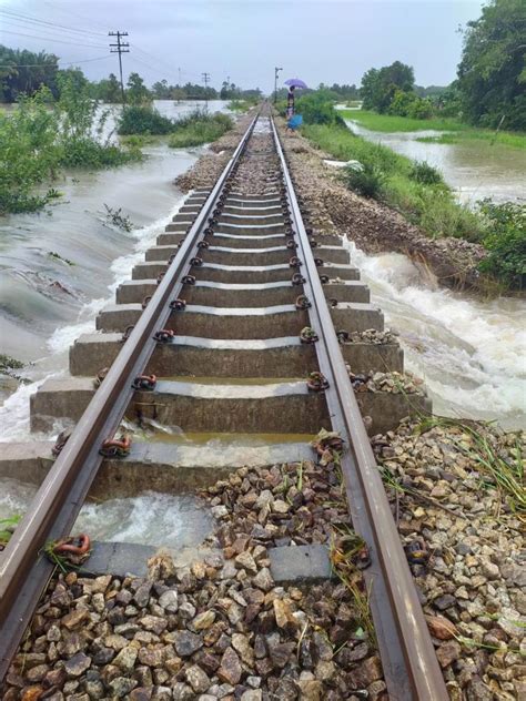 น้ำท่วมราง ปรับเปลี่ยนสถานีต้นทางปลายทาง และงดเดินขบวนรถไฟสายใต้ 20 ธ ค