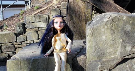 Calaminthes Clawdeen And Fashiondoll Friends Great Scarrier Reef Dvd And