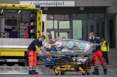 سندروم مرگ ناگهانی روسی در مسکو به آن، کار خیس می گویند تصاویر