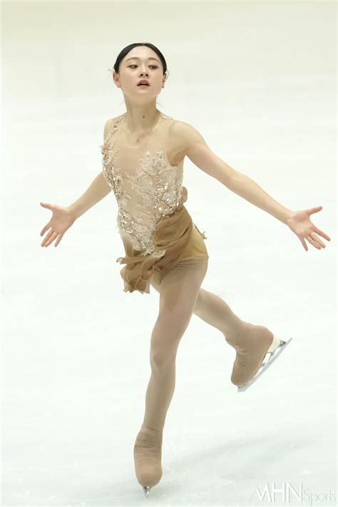 극적 역전 우승 女 피겨 김채연 金 획득 최다빈 이어 한국 두 대회 연속 우승 이끌어 [하얼빈ag]