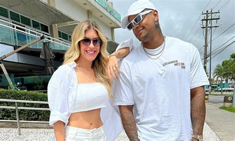 Existe Um Relacionamento De Marido E Esposa Diz L O Santana Ap S Cr Ticas Lore Improta