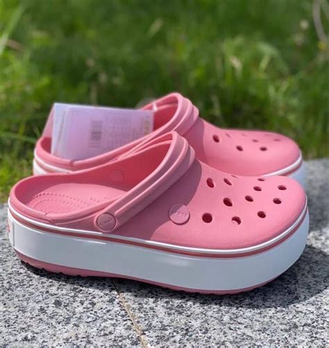 Кроксы на платформе crocs crocband platform розовые пудровые — цена ...