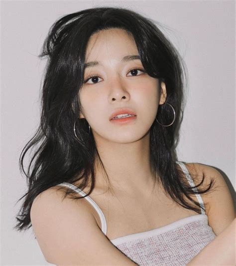 Intip Perjalanan Karier Kim Se Jeong Sosok Multitalenta Yang Sukses