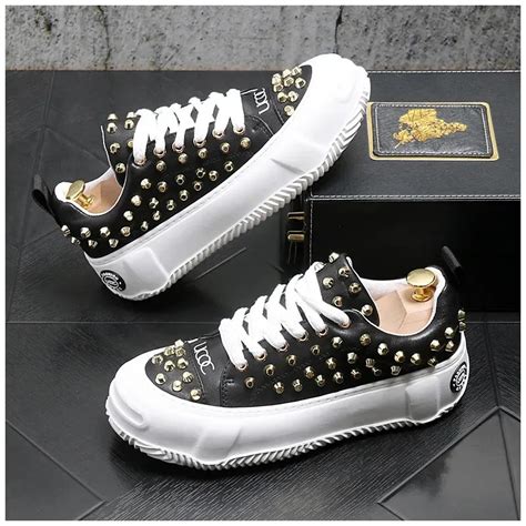 ₩71299에서 럭셔리 디자이너 패션 남자의 녹색 리벳 플랫폼 신발 인과 아파트 모카신 남성 록 힙합 걷기 운동화 Dhgate