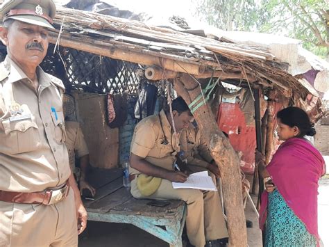 Heavy Police Force Reached Rajiv Nagar Tenants Lurking Here And There