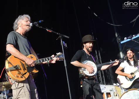 Bob Weir Guests With The Avett Brothers