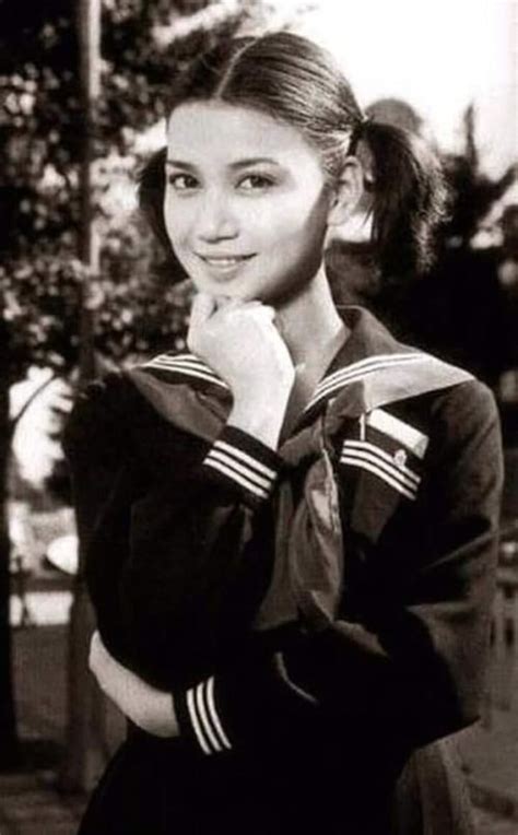 9 Hot Sexy Dewi Sukarno Bikini Pics