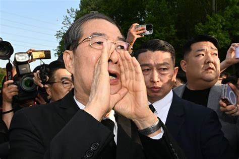 한덕수 광주 5·18 묘지 참배 막히자 “저도 호남 사람입니다”