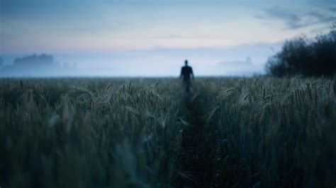 Поле человек 1920x1080 Обои Разные
