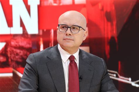 СНС Србија Председник Владе Републике Србије и председник Српске напредне странке Милош