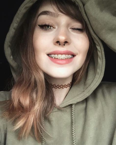 Pin By Maiara On Vision Board 2023 Green Eyes Braces Girls Curly