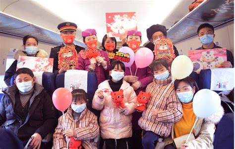 高铁上“闹”元宵旅客汤圆车厢