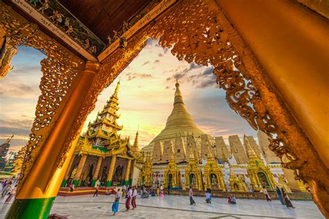 คลังภาพถ่ายฟรีของ กลางแจ้ง การท่องเที่ยว การเดิน คน คนเดินเท้า จัตุรัสกลางเมือง จิตวิญญาณ