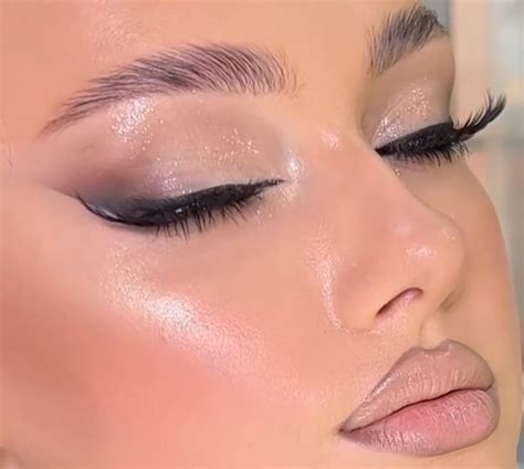 Pin By Shian Sood On Makeup Prom Eye Makeup Artistry Makeup Makeup