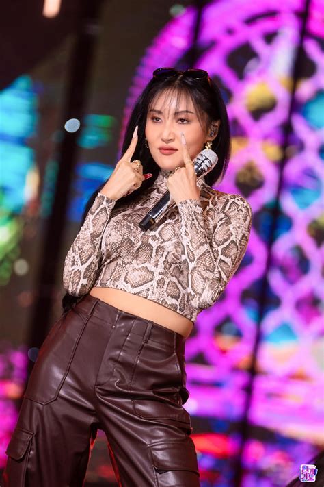 221023 Mamamoo Hwasa Illella At Inkigayo Kpopping