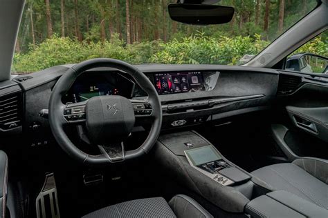 DS4 Performance Line Agence Visionnaires Publicité Studio Web Design Régie Publicitaire