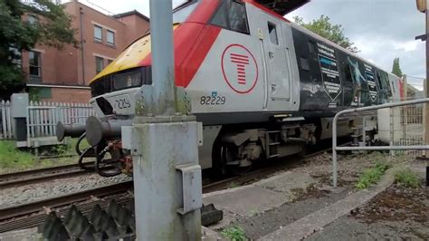 Tfw Class 67 And 82 67025 And 82220 And Class 82 And 67 82229 And 67008 Youtube