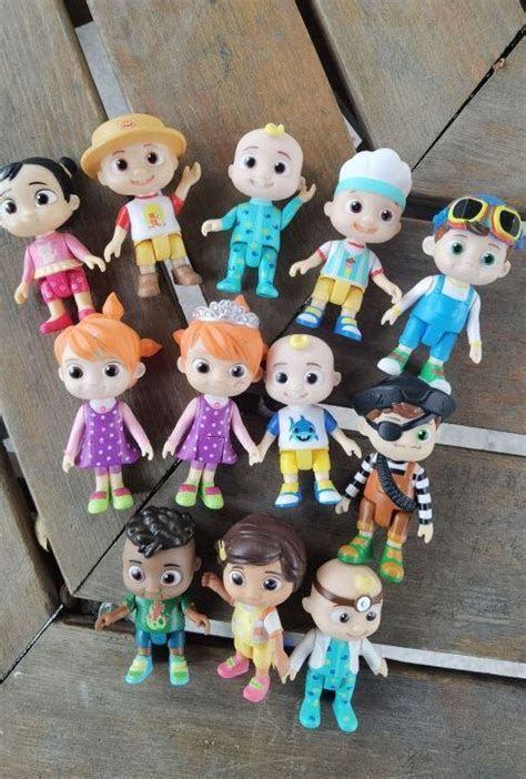 [ขาย] 5ชิ้น Jojo Cocomelon รูปการกระทำของเล่นพีวีซีรุ่นตุ๊กตา Cocomelon ของเล่นเด็กของขวัญเด็ก