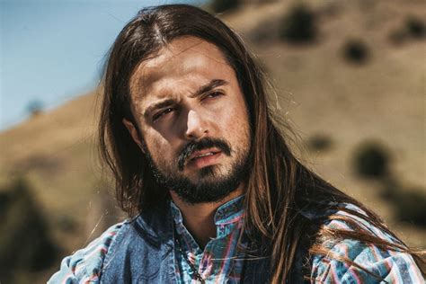 Ian Munsick Drops New Song River Run Reveals Plans To Release