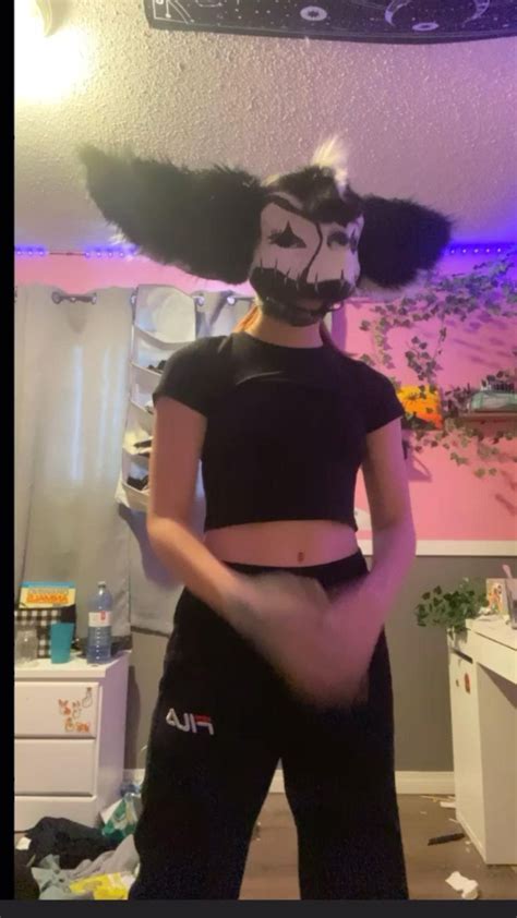 Pin By Dingle On Pins By You Furry Videos Fursuit Furry Fursuit Tutorial