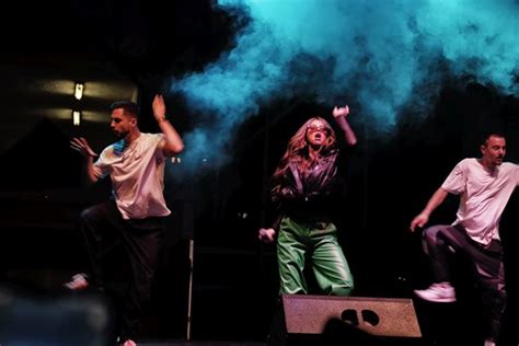 Дара очарова децата в Монтана със специален концерт