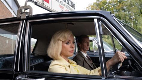 Call The Midwifes Helen George Unsure Of Future Of Bbc Show Whats