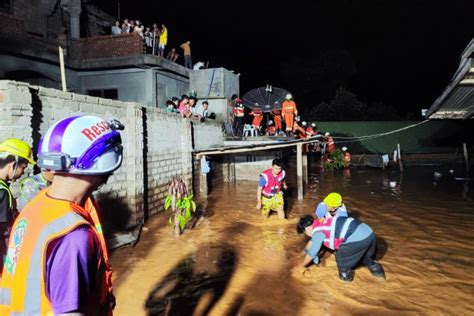 Myanmarnationalpost လားရှိုးတွင် မိုးသည်းထန်စွာရွာသွန်းမှုကြောင့