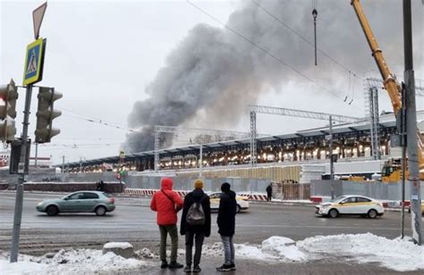 Новини Львів Потужна пожежа в районі трьох вокзалів у центрі Москви гасить авіація відео