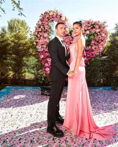 Turkish Actress Demet Ozdemir Engaged To Oguzhan Koc